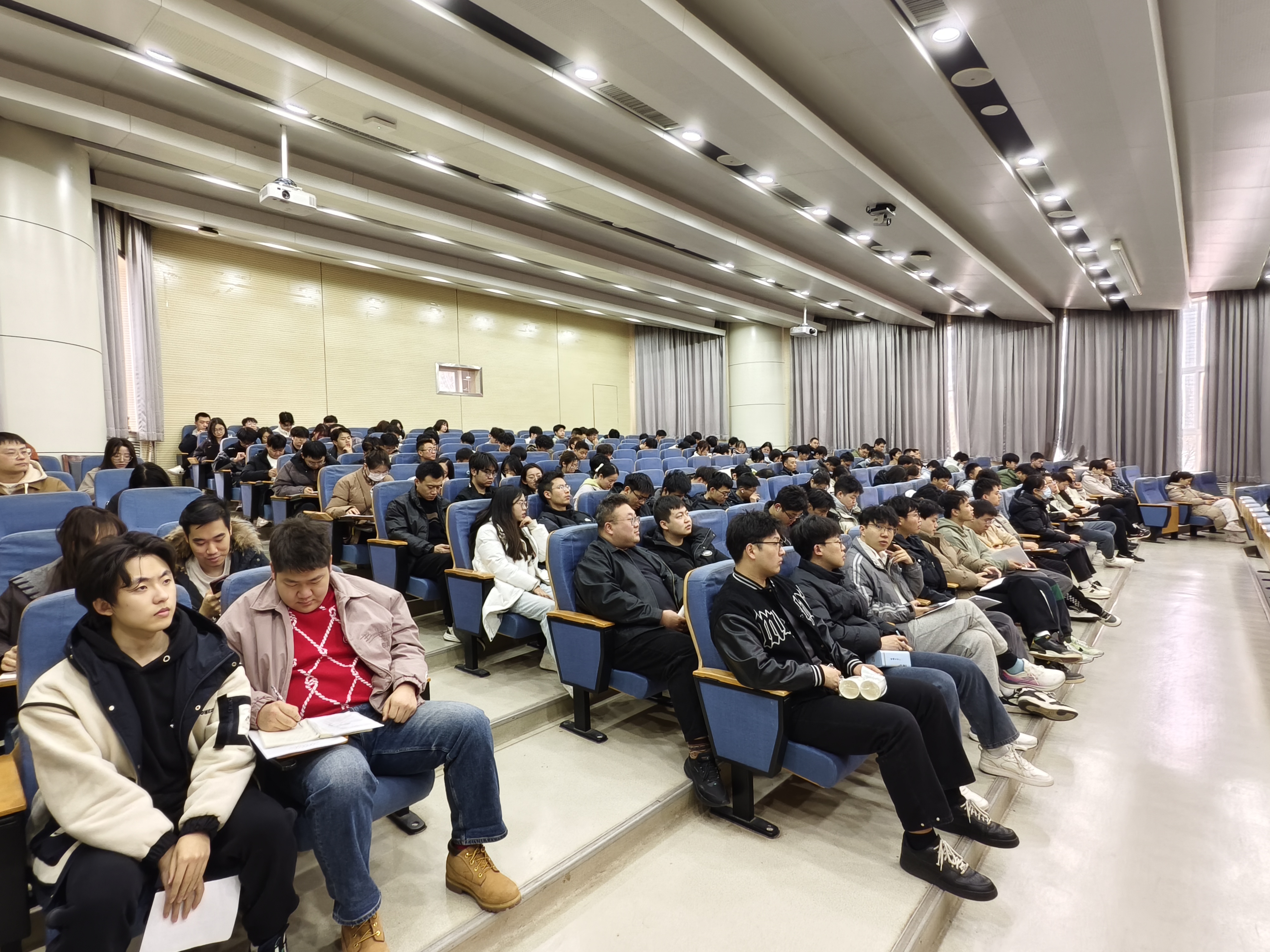 挪威科技大学李春林院士做客我校“胡杨林”大讲堂